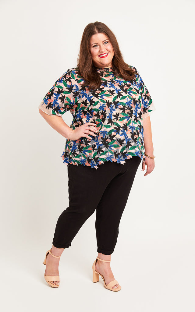 Montrose Top 12-32 pattern – Cashmerette Patterns